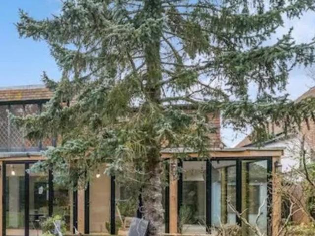 Crown Lane, London, SW16 3JE, United Kingdom | 6 bed house for rent #154608688 | Rentberry