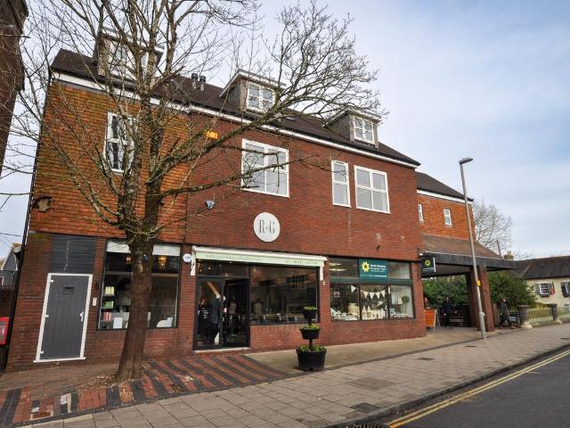 Crown Mead, Wimborne BH21, 1 bed block of flats to rent, £1,100 pcm | PrimeLocation