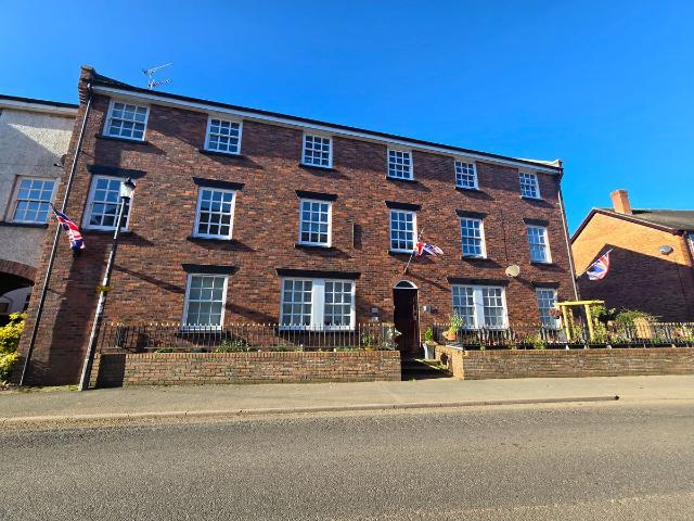 Crown Mews, Cheshire Street, Audlem CW3, 1 bed flat to rent, £625 pcm | PrimeLocation