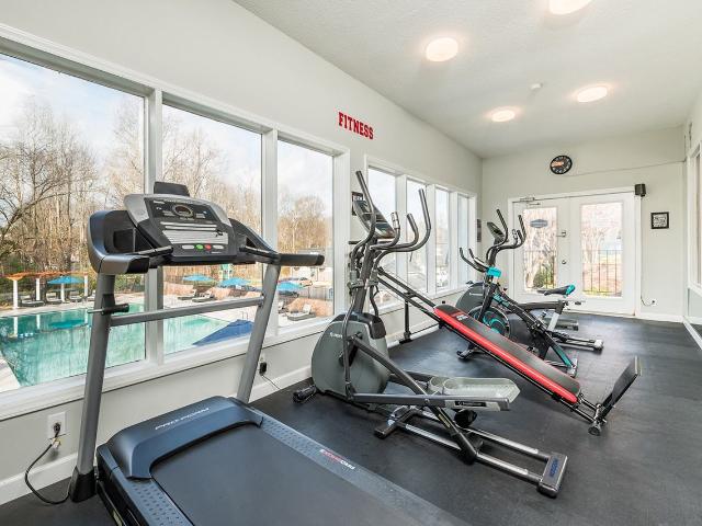 Crown Point Townnhomes 2 Bedroom Apartment for Rent at 7422 Pebblestone Drive, Charlotte, NC 28212 East Forest