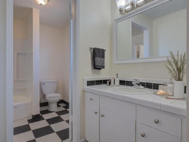 Crown Point Apartments 1 Bedroom Apartment for Rent at 2925 Se 50th Ave, Portland, OR 97206 Richmond