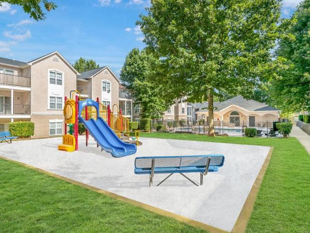 Crown Point at Crown Point Circle Luxury 2 Bedroom Apartment for Rent at 100 Crown Point Circle Northwest, Concord, NC 28027