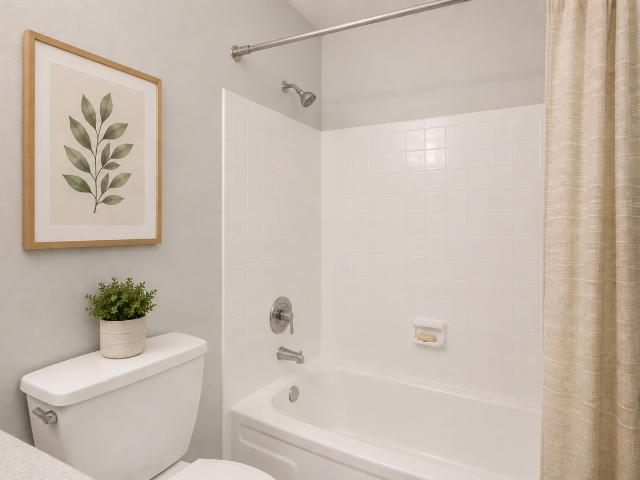 Crown Pointe Apartments 2 Bedroom Apartment for Rent at 4102 Oak Knoll Ct, Tampa, FL 33610 Northeast Tampa