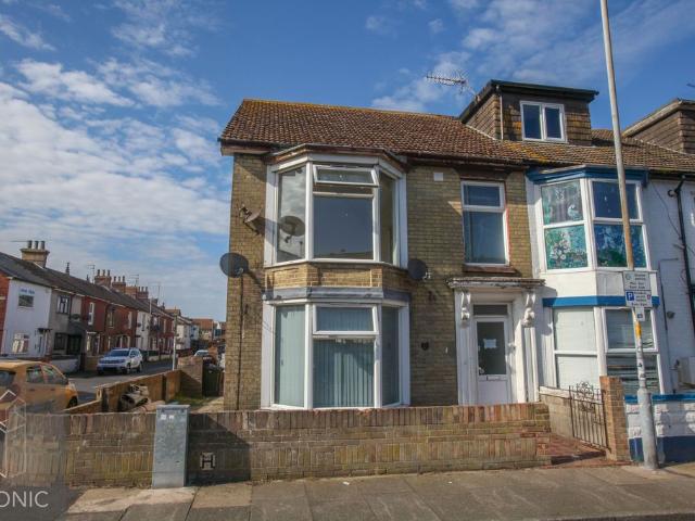 Crown Road, Great Yarmouth NR30, Room to rent, £450 pcm | PrimeLocation