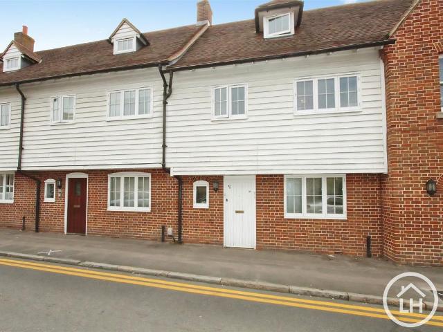 Crown Road, Sittingbourne ME10, 2 bed maisonette to rent, £1,100 pcm | PrimeLocation