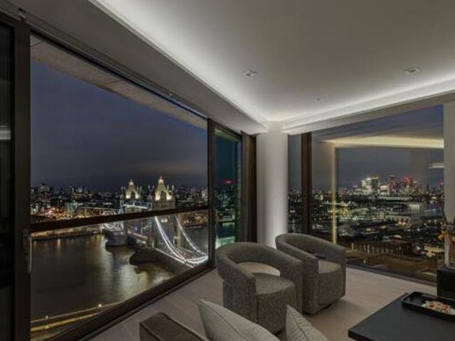 Crown Square, Hanover House, London, 2 Bedroom Flat