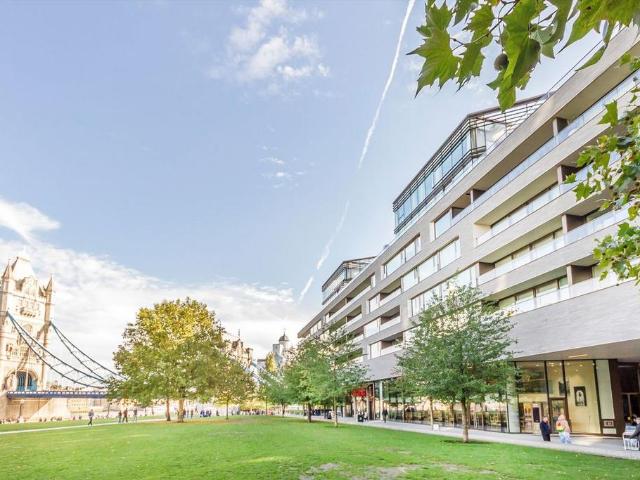 Crown Square, London SE1 4 bed flat to rent £19,200 pcm £4,431 pw