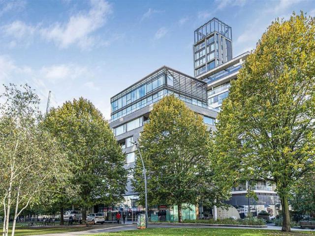 Crown Square, London SE1 1 bed flat to rent £3,200 pcm £738 pw