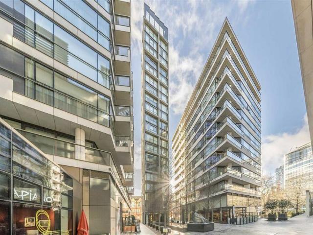 Crown Square, London SE1 1 bed flat to rent £4,500 pcm £1,038 pw