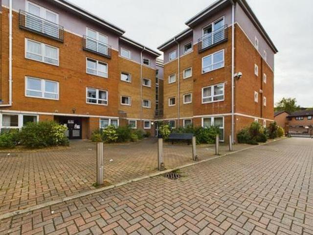 Crown Station Place, Liverpool, 2 Bedroom Flat