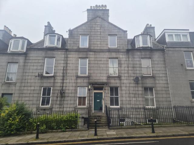 Crown Street, Aberdeen AB11, 2 bed flat to rent, £850 pcm | PrimeLocation