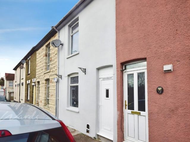 Crown Street, Gillingham ME7, 3 bed terraced house to rent, £1,250 pcm | PrimeLocation