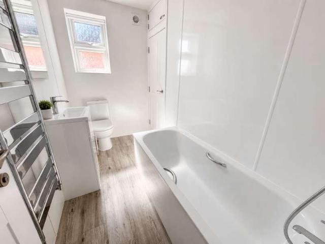 Crown Street, Egham, TW20