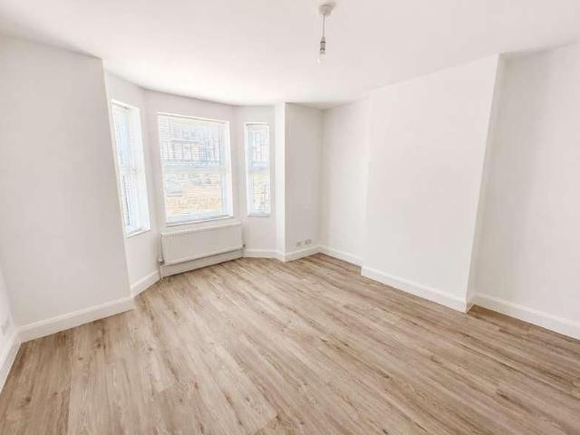 Crown Street, Egham, TW20