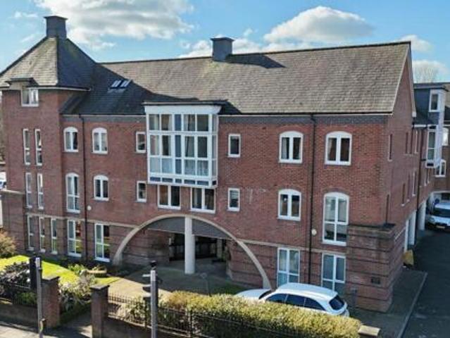 Crown Street, Stone, 3 Bedroom Apartment