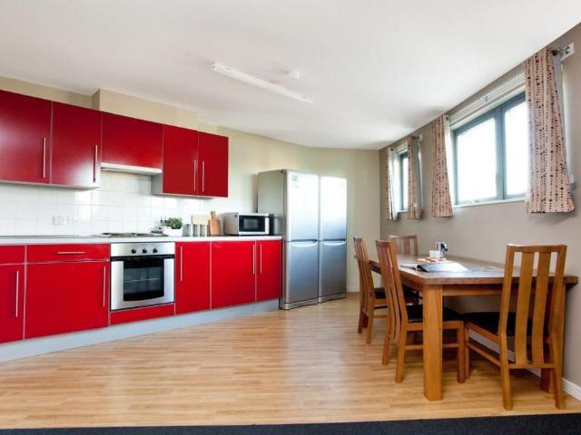 Crown Street, Reading RG1 1 bed in a flat share to rent £1,062 pcm £245 pw