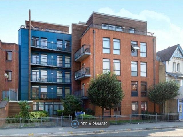 Crown Street, Reading RG1, 2 bed flat to rent, £1,550 pcm | PrimeLocation