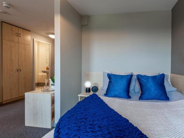 Crown Street, Reading RG1, Studio to rent, £1,235 pcm | PrimeLocation