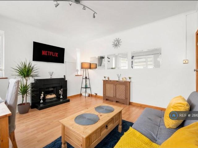 Crownstone Rd, London, SW2 2 bed flat to rent £2,300 pcm £531 pw
