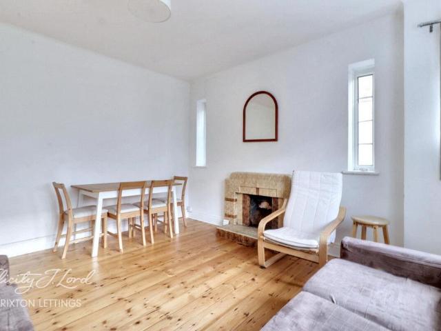Crownstone Road, London 2 bed flat to rent £2,200 pcm £508 pw