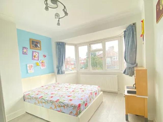 Crowshott Avenue, London, HA7 1PL, United Kingdom | 4 bed house for rent #154571194 | Rentberry