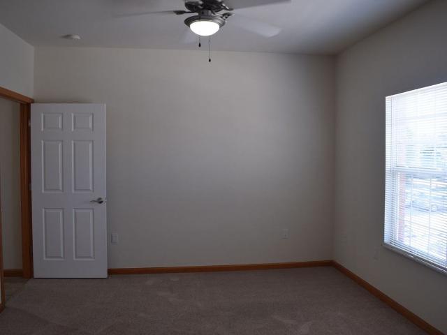 Crowwood Pointe by Royse + Brinkmeyer 2 Bedroom Apartment for Rent at 3901 Crowwood Dr, Champaign, IL 61822