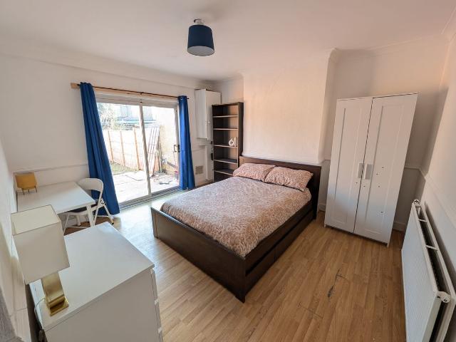 Croxford Gardens, London N22, 5 bed flat to rent, £2,795 pcm | PrimeLocation