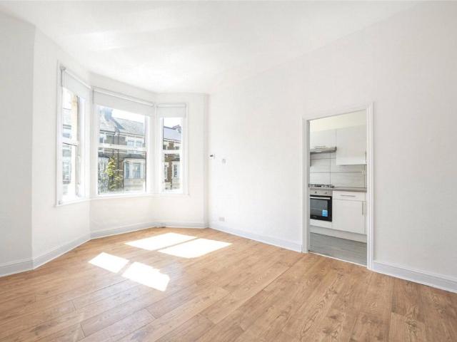 Croxley Road, London, W9 2 bed apartment to rent £2,200 pcm £508 pw