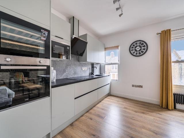 Croxley Road, London W9, 2 bed flat to rent, £3,750 pcm | PrimeLocation