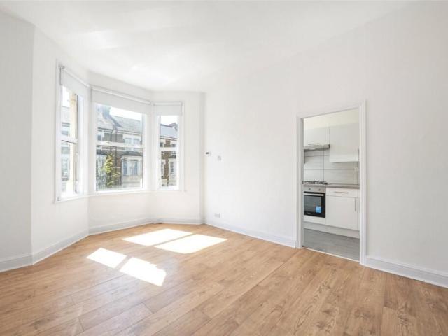 Croxley Road, Maida Vale W9, 2 bed flat to rent, £2,201 pcm | PrimeLocation