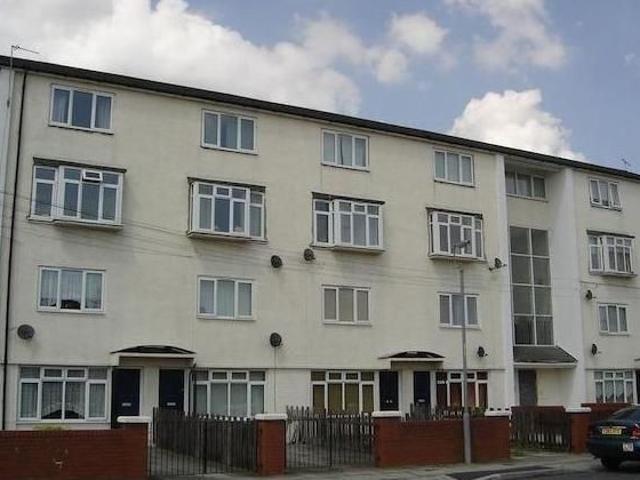 Croxteth Hall Lane, Croxteth L11, 2 bed flat to rent, £650 pcm | PrimeLocation