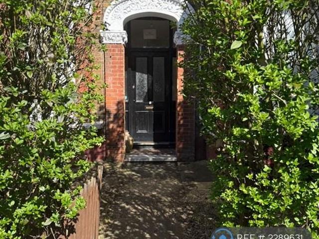 Croxted Road, London, SE21 3 bed maisonette to rent £2,800 pcm £646 pw