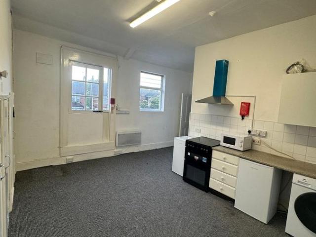 Croydon CR0, 1 bed flat to rent, £1,600 pcm | PrimeLocation