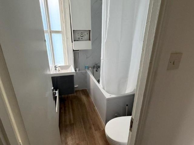 Croydon CR0, 1 bed flat to rent, £1,700 pcm | PrimeLocation