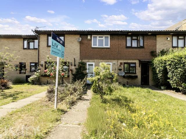 Croydon CR0 2 bed terraced house to rent £1,900 pcm £438 pw