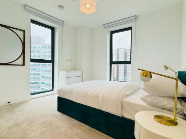 Croydon CR0 2 bed apartment to rent £1,850 pcm £427 pw