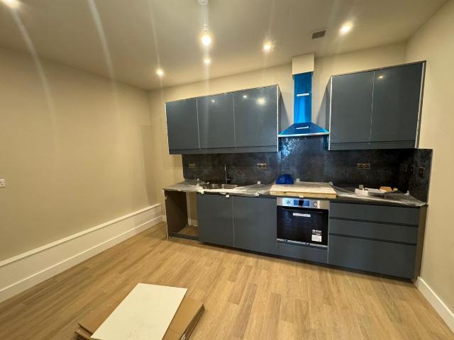 Croydon CR0, 2 bed flat to rent, £1,750 pcm | PrimeLocation