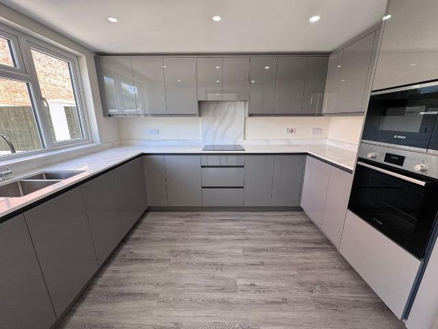 Croydon Road, Croydon. CR0, 3 bed semi detached house to rent, £2,500 pcm | PrimeLocation