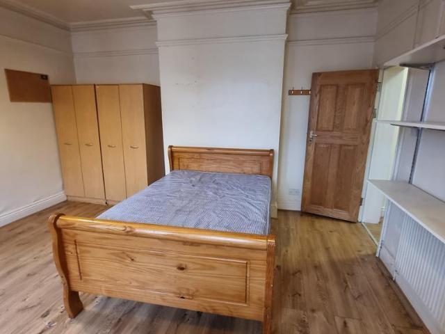 Croydon Road, Bournbrook B29 6 bed detached house to rent £2,730 pcm £630 pw