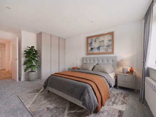 Croydon Road, Beckenham BR3, 2 bed flat to rent, £2,200 pcm | PrimeLocation