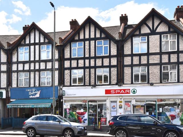 Croydon Road, Beckenham, Kent BR3, 2 bed flat to rent, £1,500 pcm | PrimeLocation