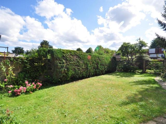 Croydon Road Beddington CR0 3 bed semi detached house to rent £2,400 pcm £554 pw