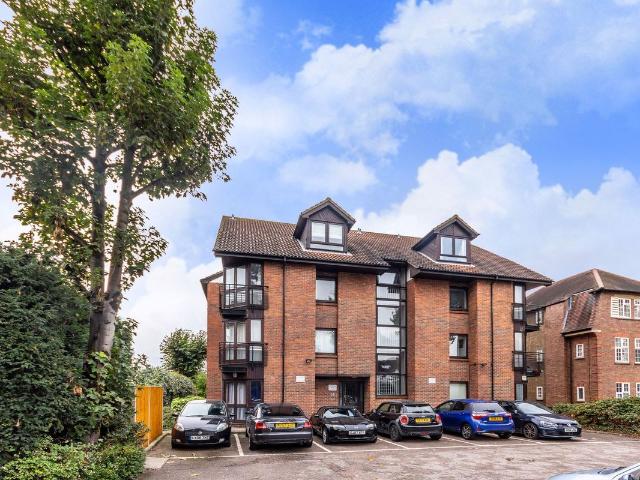 Croydon Road, Dukes Court BR3, 1 bed flat to rent, £1,500 pcm | PrimeLocation