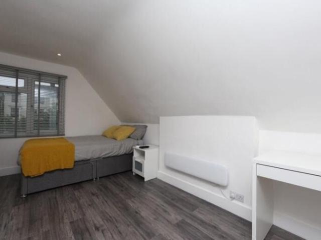 Croydon Road, London SE20, Room to rent, £875 pcm | PrimeLocation