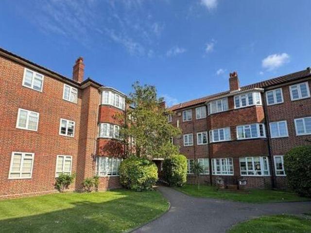 Croydon Road, London, 2 Bedroom Ground