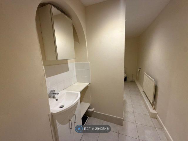 Croydon Road, Sutton SM6, 1 bed flat to rent, £1,425 pcm | PrimeLocation