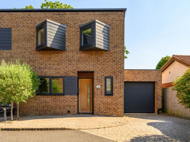 Croyde Gardens, Gamston, Nottingham NG2, 4 bed town house to rent, £2,000 pcm | PrimeLocation