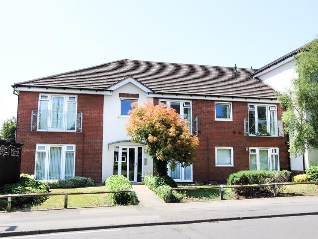 Croyland Road, Wellingborough NN8, 2 bed flat to rent, £800 pcm | PrimeLocation