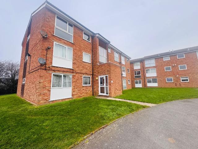 Crocus Way, Chelmsford CM1, 2 bed flat to rent, £1,200 pcm | PrimeLocation