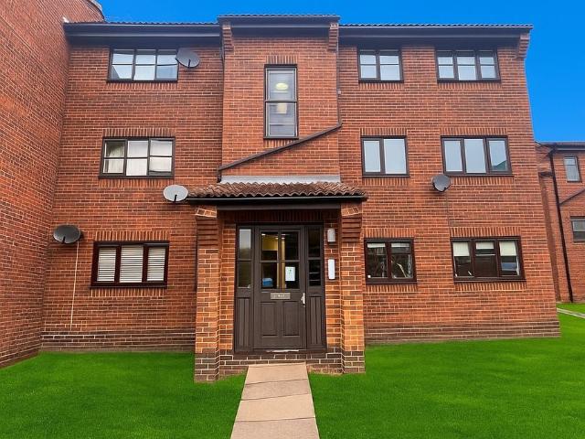 Crocus Way, Chelmsford CM1, 2 bed flat to rent, £1,400 pcm | PrimeLocation